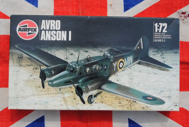 AVRO ANSON I - grootste modelbouwwinkel van Europa
