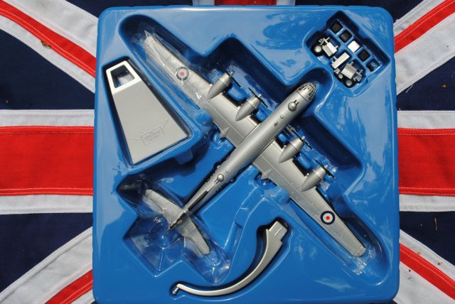 Corgi AA48902 BOEING B29 "RAF Washington I" Model airplane