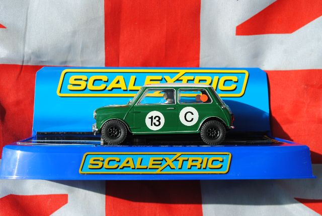 ScaleXtric C3302 BOB HOLDEN MORRIS MINI... - grootste modelbouwwinkel ...