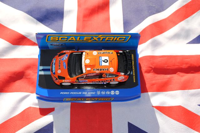 ScaleXtric C3090 FORD FOCUS RS WRC STOBART VK EXPERT - HENNING SOLBERG ...