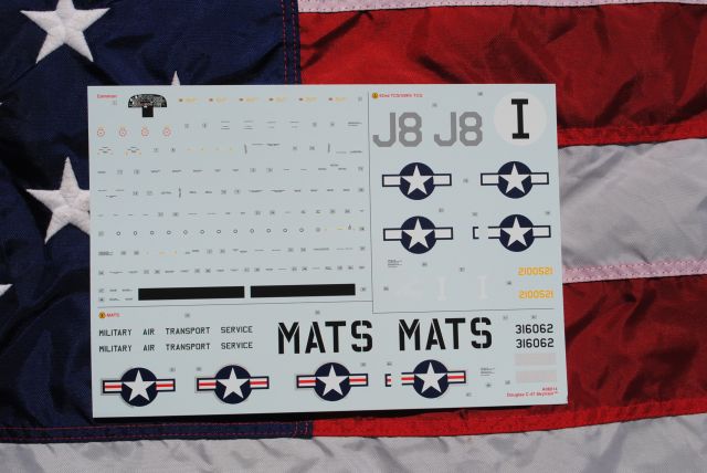 Airfix A08014 DOUGLAS C-47 SKYTRAIN D-DAY 70th Anniversary Model airplane