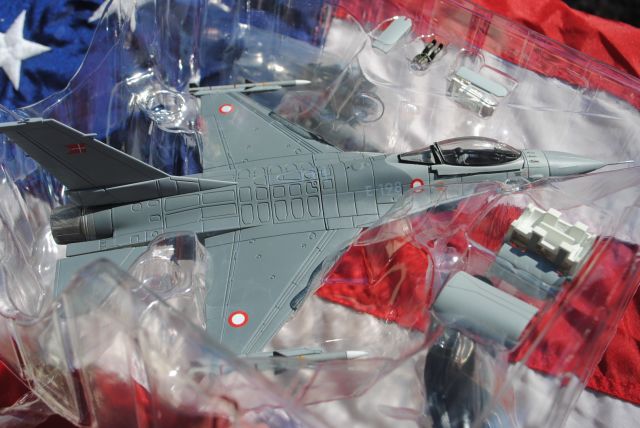 Hobby Master HA3852 F-16AM Block 15 Fighting Falcon "Royal Danish Air ...