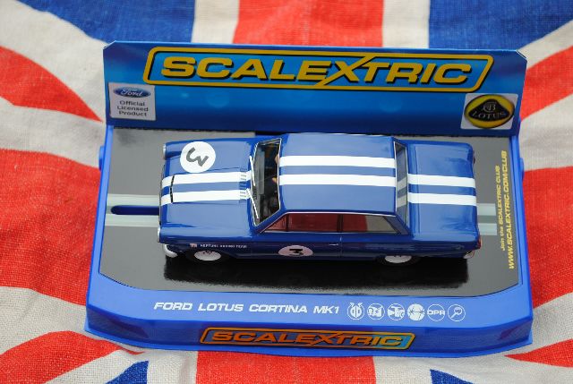 ScaleXtric C3210 Ford Lotus Cortina 1964 "Neptune Racing Team ...