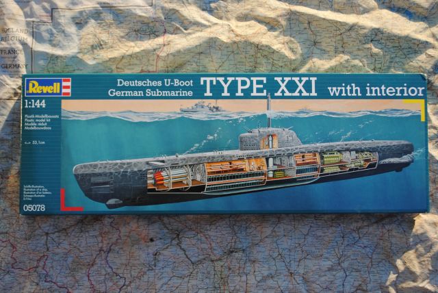 REV05078 German U-Boat TYPE XXI with interior U-2540 - grootste ...