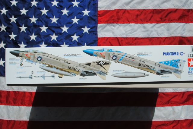 Tamiya TAM60306 McDONNELL DOUGLAS F-4J PHANTOM II Model airplane