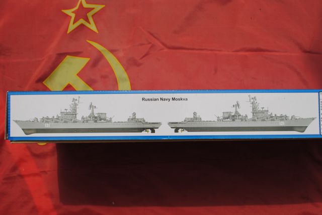 Trumpeter 04518 RUSSIAN NAVY MOSKVA - grootste modelbouwwinkel van Europa