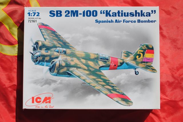 ICM ICM72161 SB 2M-100 "Katiushka" Spanish Air Force Bomber Modelbouw ...