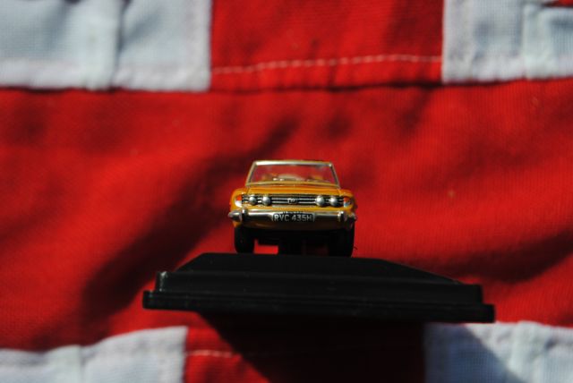 76TS001 TRIUMPH STAG SAFFRON - grootste modelbouwwinkel van Europa