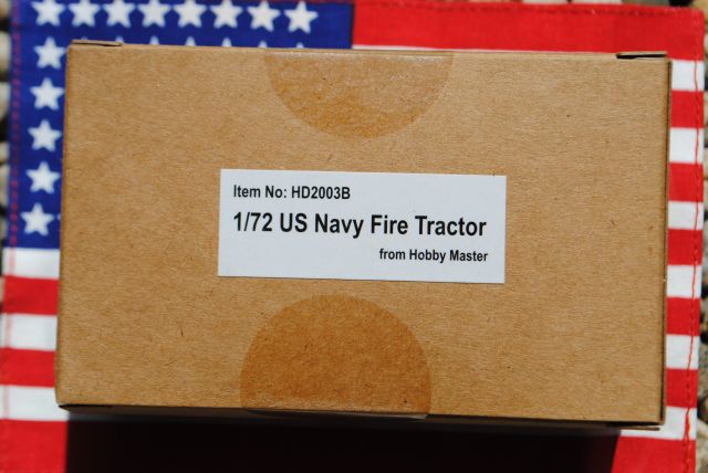 Hobby Master HD2003B US NAVY Fire Tractor - grootste