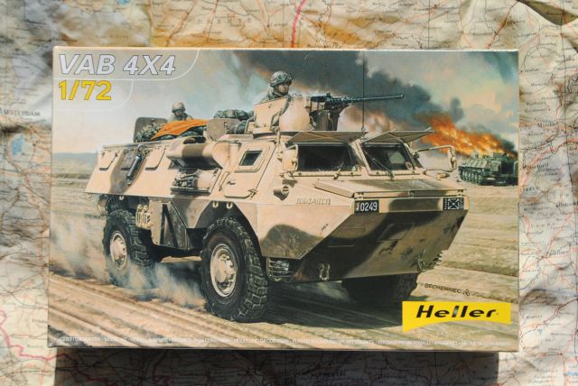 Heller HLR.79898 VAB 4X4 Modelbouw vliegtuig